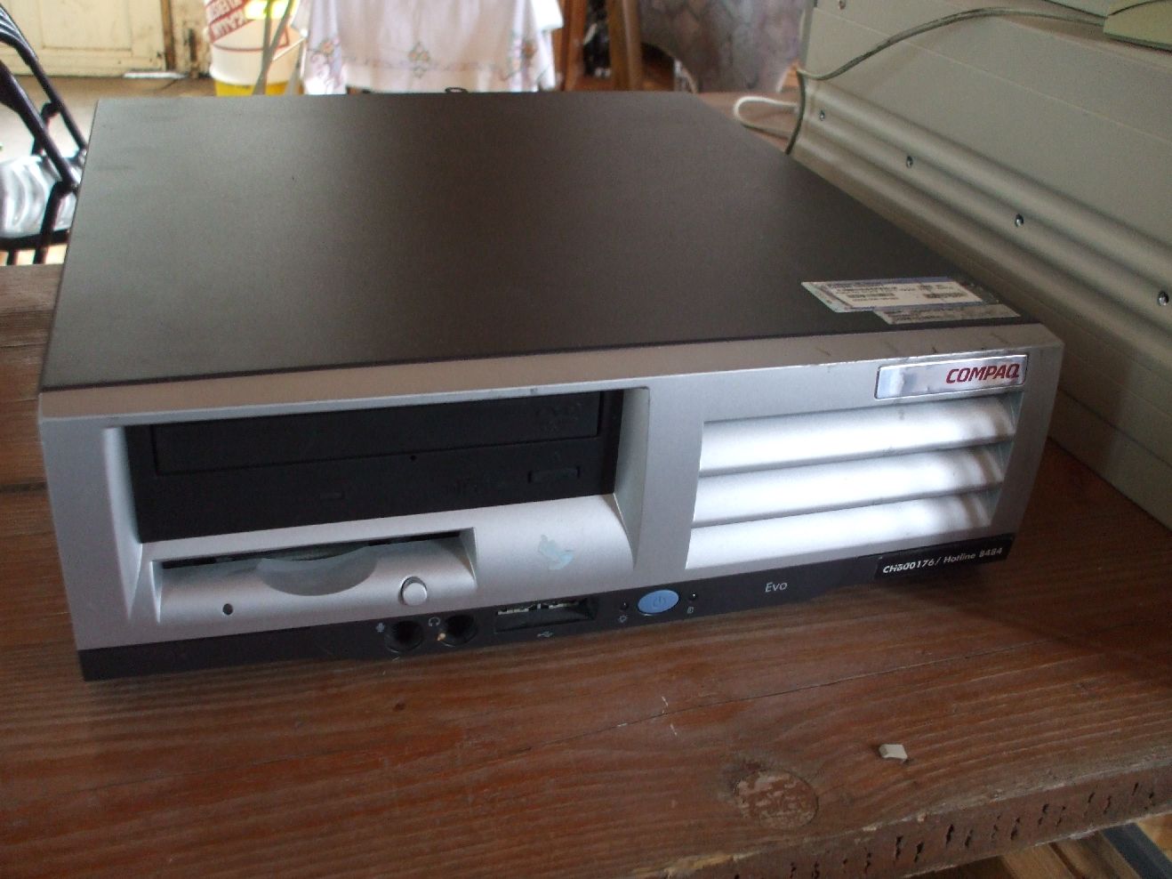 hardware:Computer:Compaq:Compaq Evo Desktop D500 with Intel Pentium 4 ...